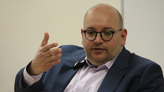 Article .::. UCLA International Institute